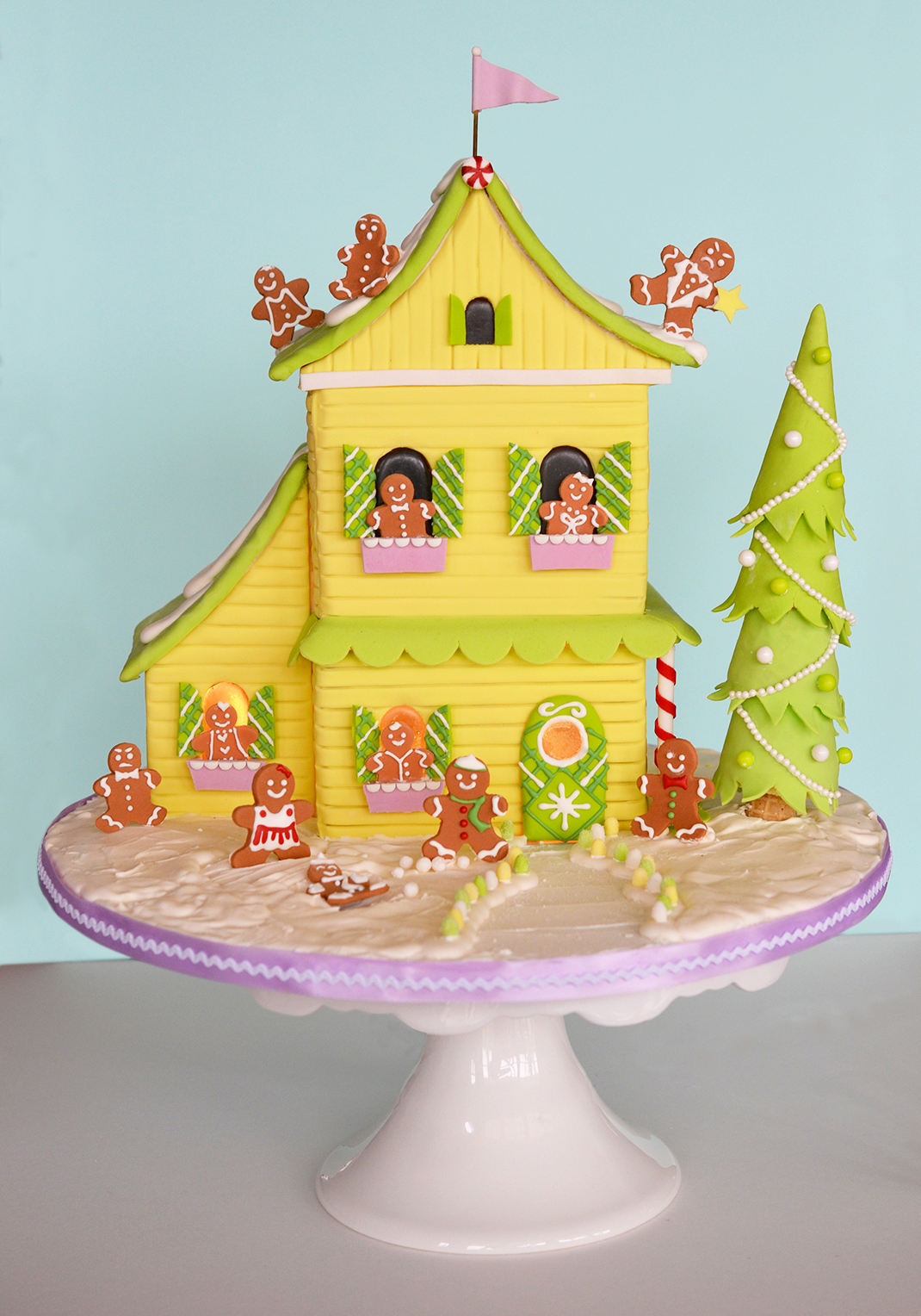 Gingy gingerbread house – Cake & Cupboard