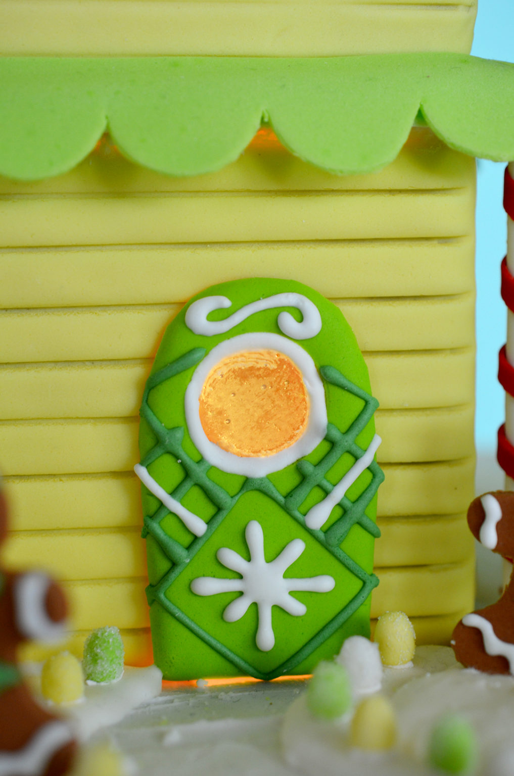 Gingy gingerbread house – Cake & Cupboard